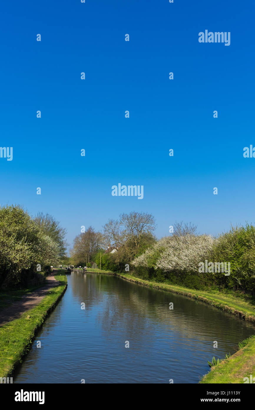 Grand Union Canal around Tring Summit & Reservoir's, Hertfordshire ...