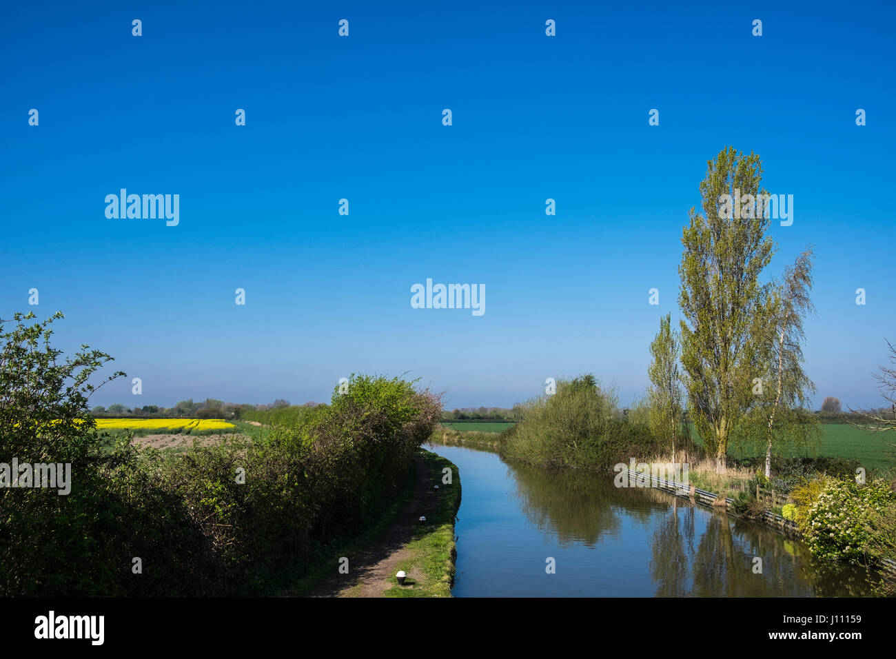 Grand Union Canal around Tring Summit & Reservoir's, Hertfordshire ...