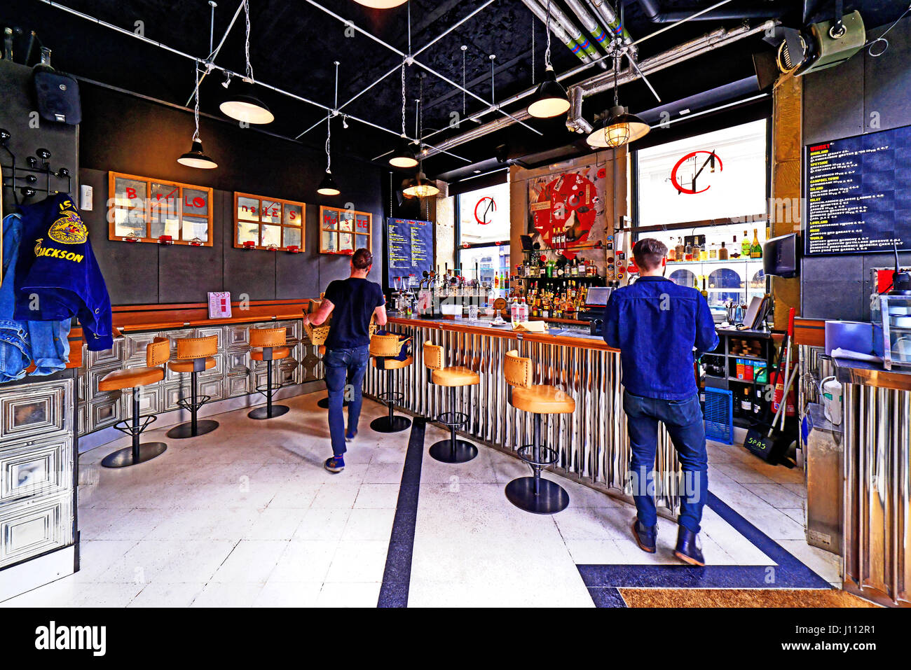 Nighthawks hi-res stock photography and images - Alamy