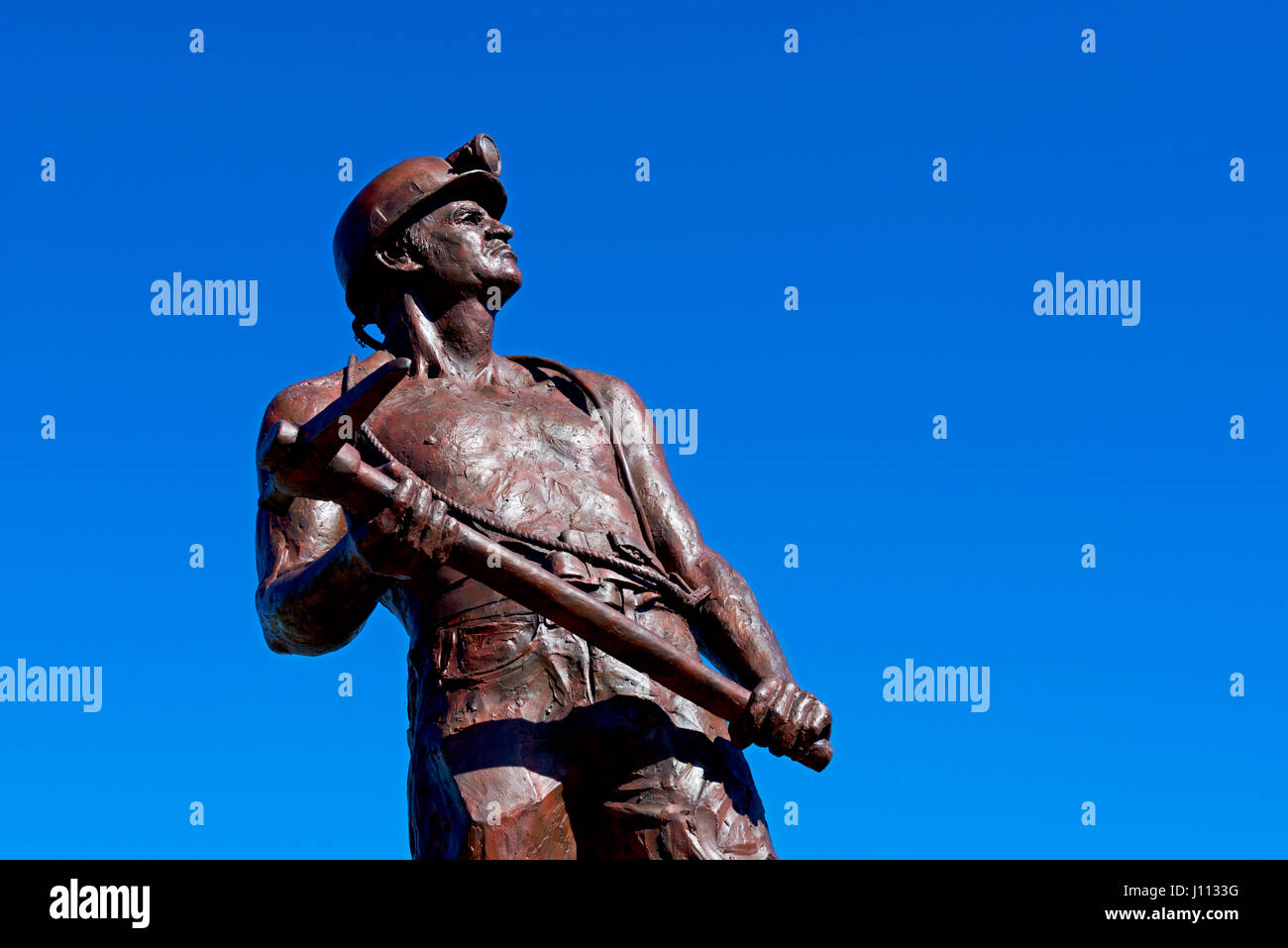Statue of tin miner outside Geevor tin mine, Pendeen, Cornwall, England ...