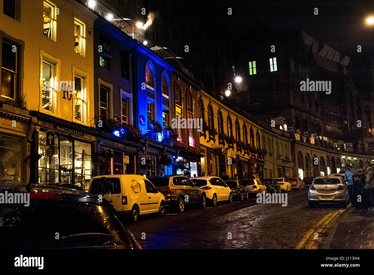 Night view of Victoria street in Edinburgh, Scotland Stock Photo - Alamy