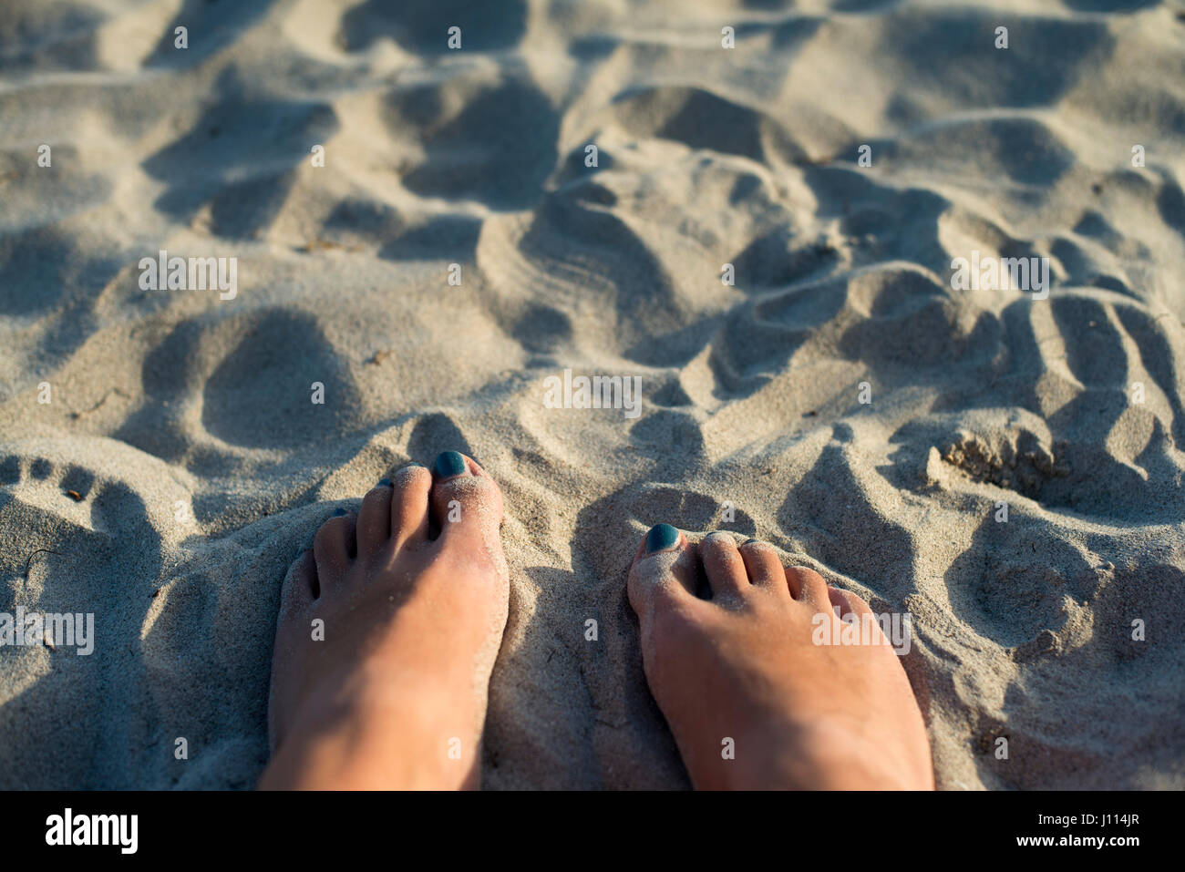 barefoot in the sand Stock Photo - Alamy