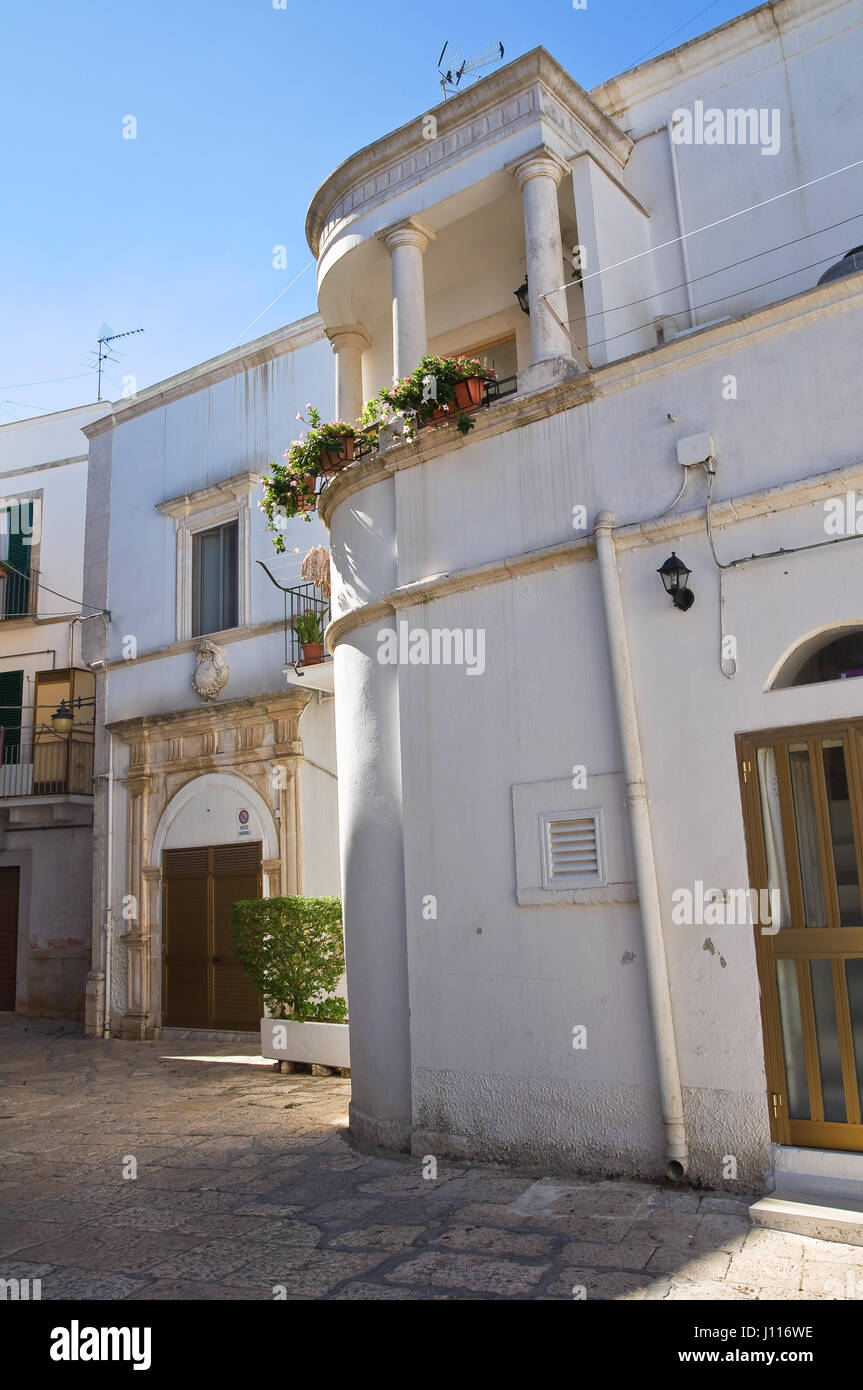 Alleyway. Noci. Puglia. Italy Stock Photo - Alamy