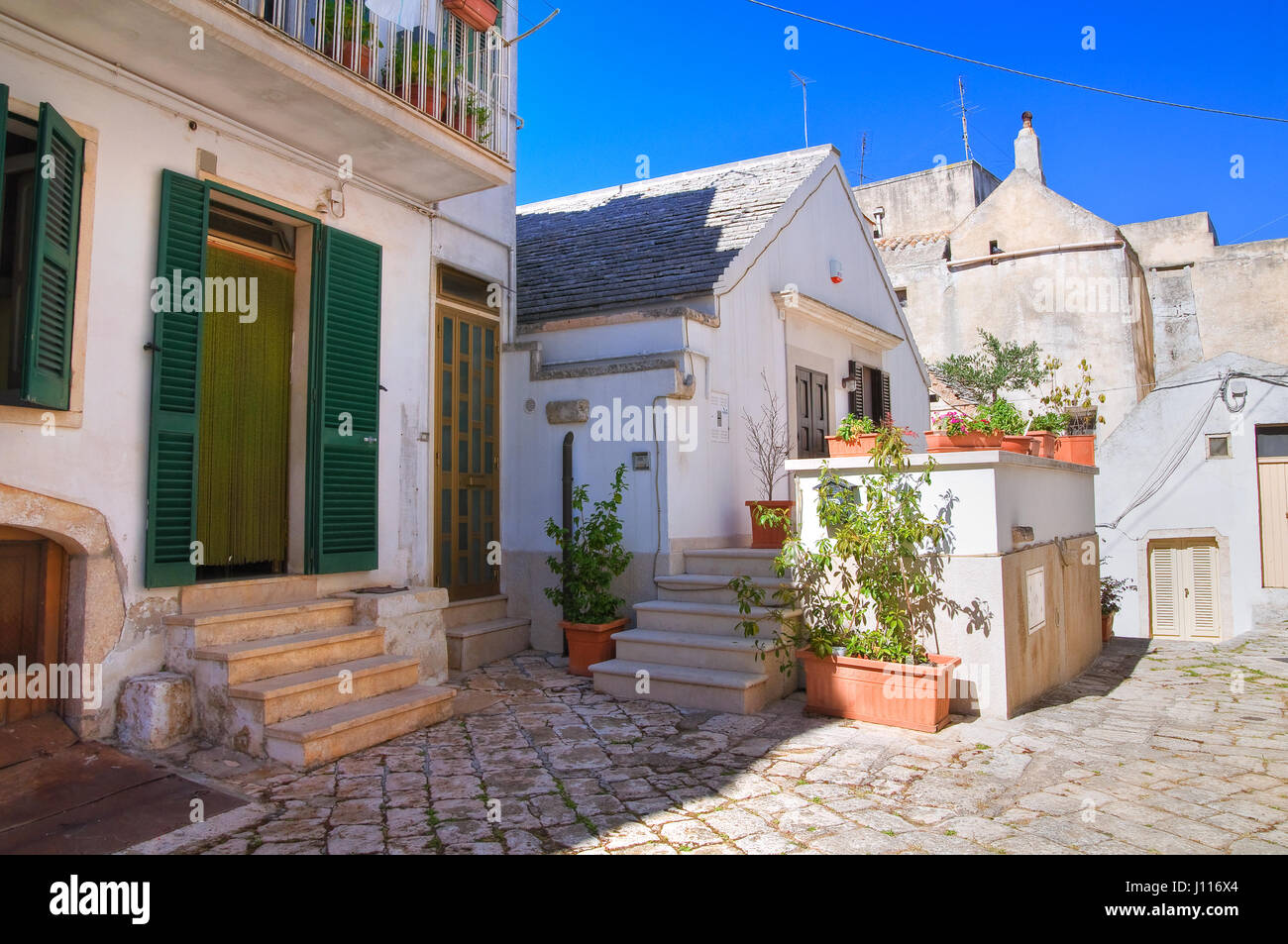 Alleyway. Noci. Puglia. Italy Stock Photo - Alamy