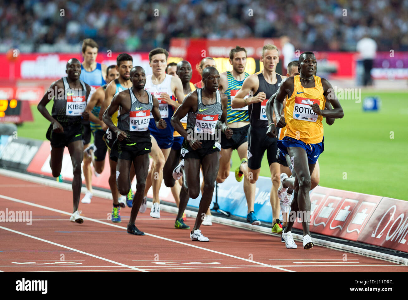 Silas Kiplagat (KEN), Timothy Cheruiyot (KEN), Richard Douma (NED ...