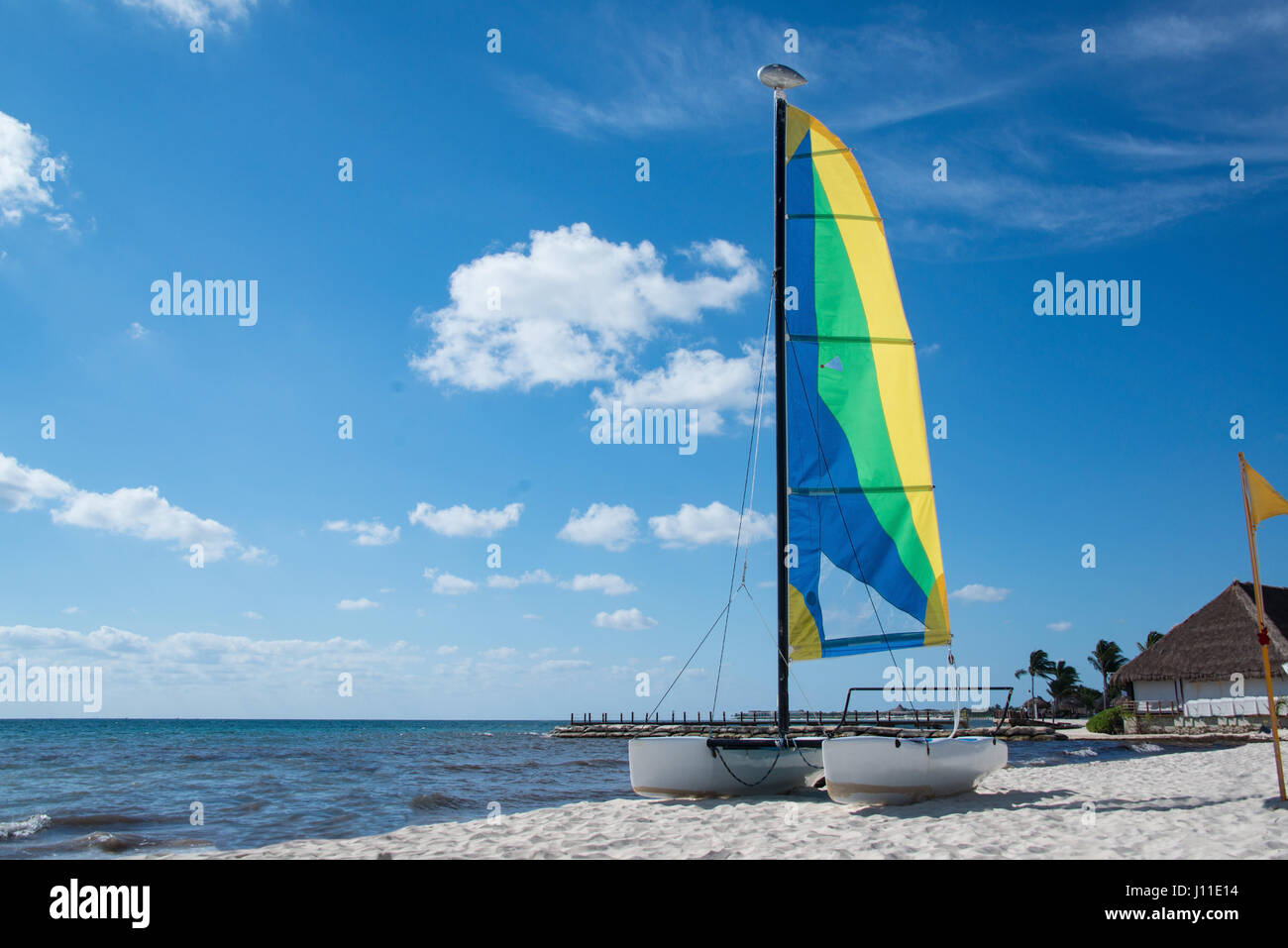 Green boat resting on sand hi-res stock photography and images - Alamy