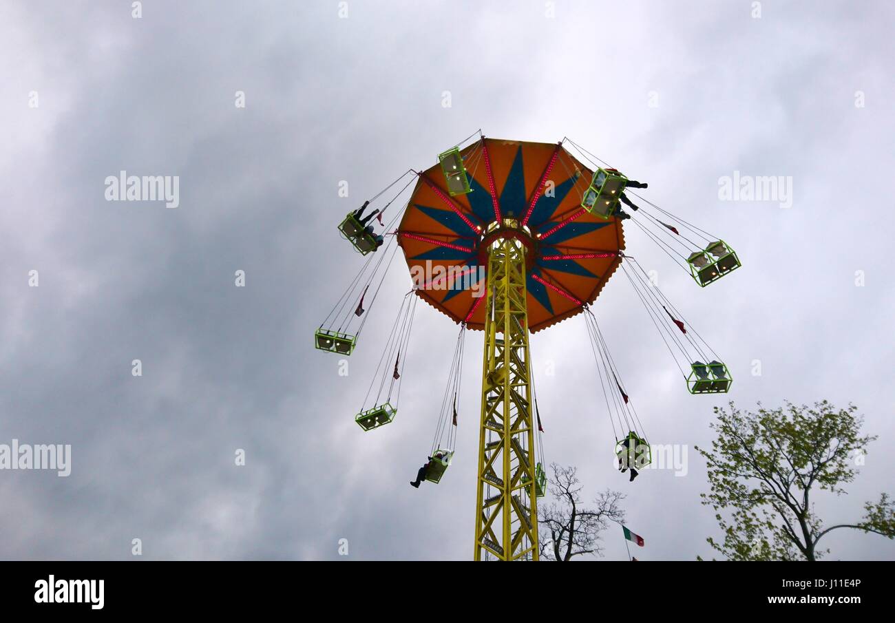 Chain fair swing ride hi-res stock photography and images - Alamy