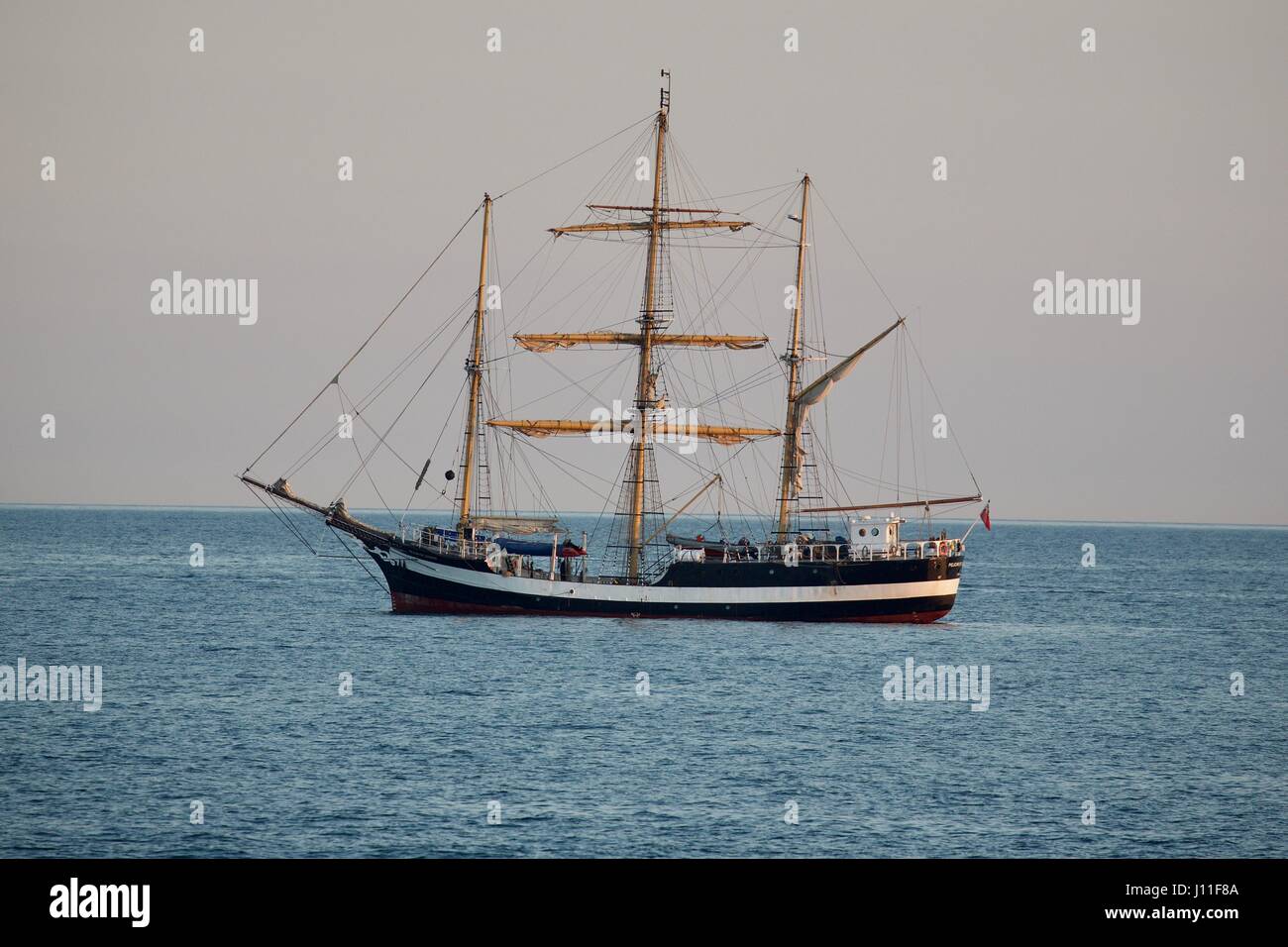 Pelican of london tall ship hi-res stock photography and images - Alamy