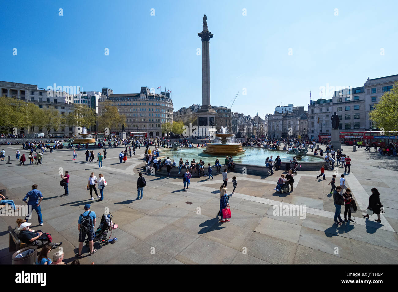 Tourism trafalgar square hi-res stock photography and images - Alamy