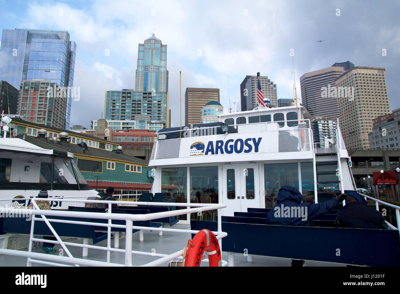 SEATTLE, WASHINGTON, USA - JAN 25th, 2017: Seattle skyline and ...
