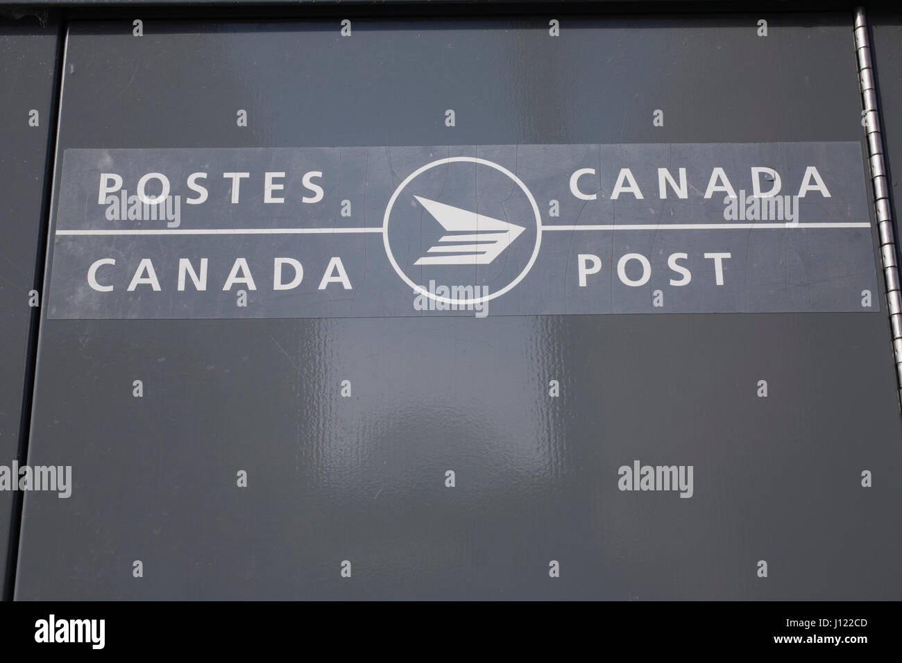 Canada post logo hi-res stock photography and images - Alamy