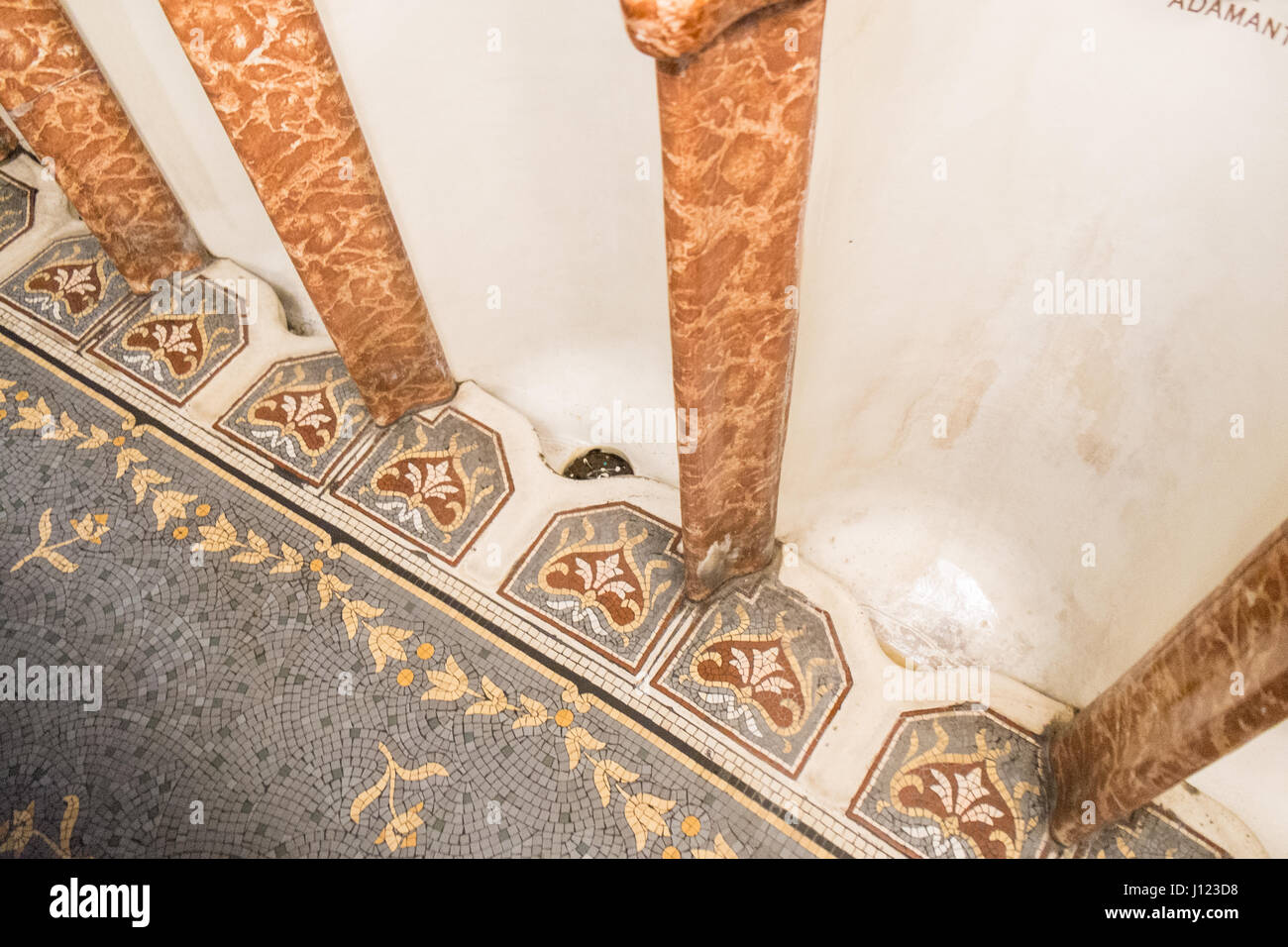 Philharmonic liverpool pub toilet hi-res stock photography and images ...