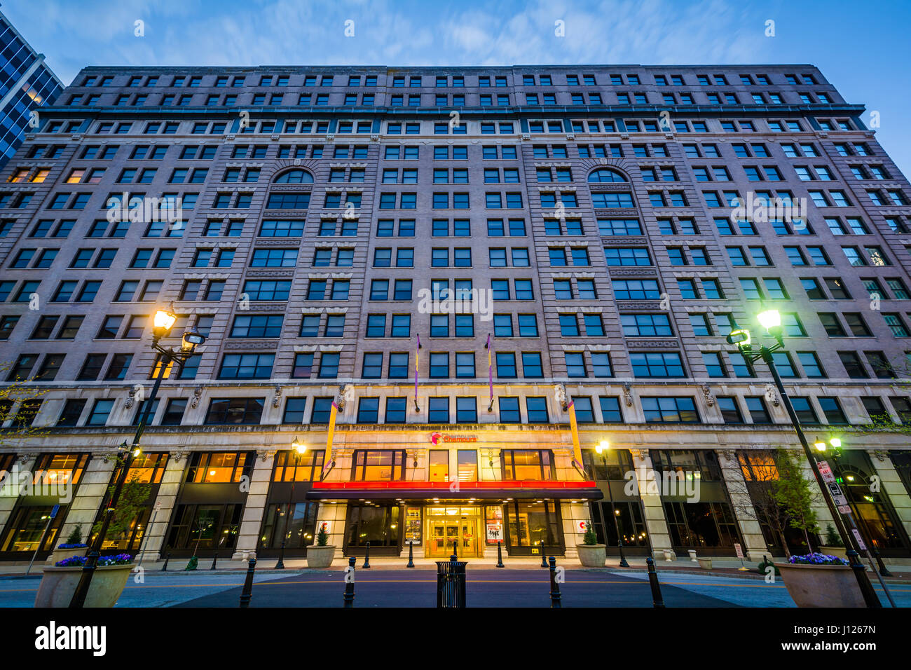 Building along Market Street at night, at Rodney Square, in Wilmington ...