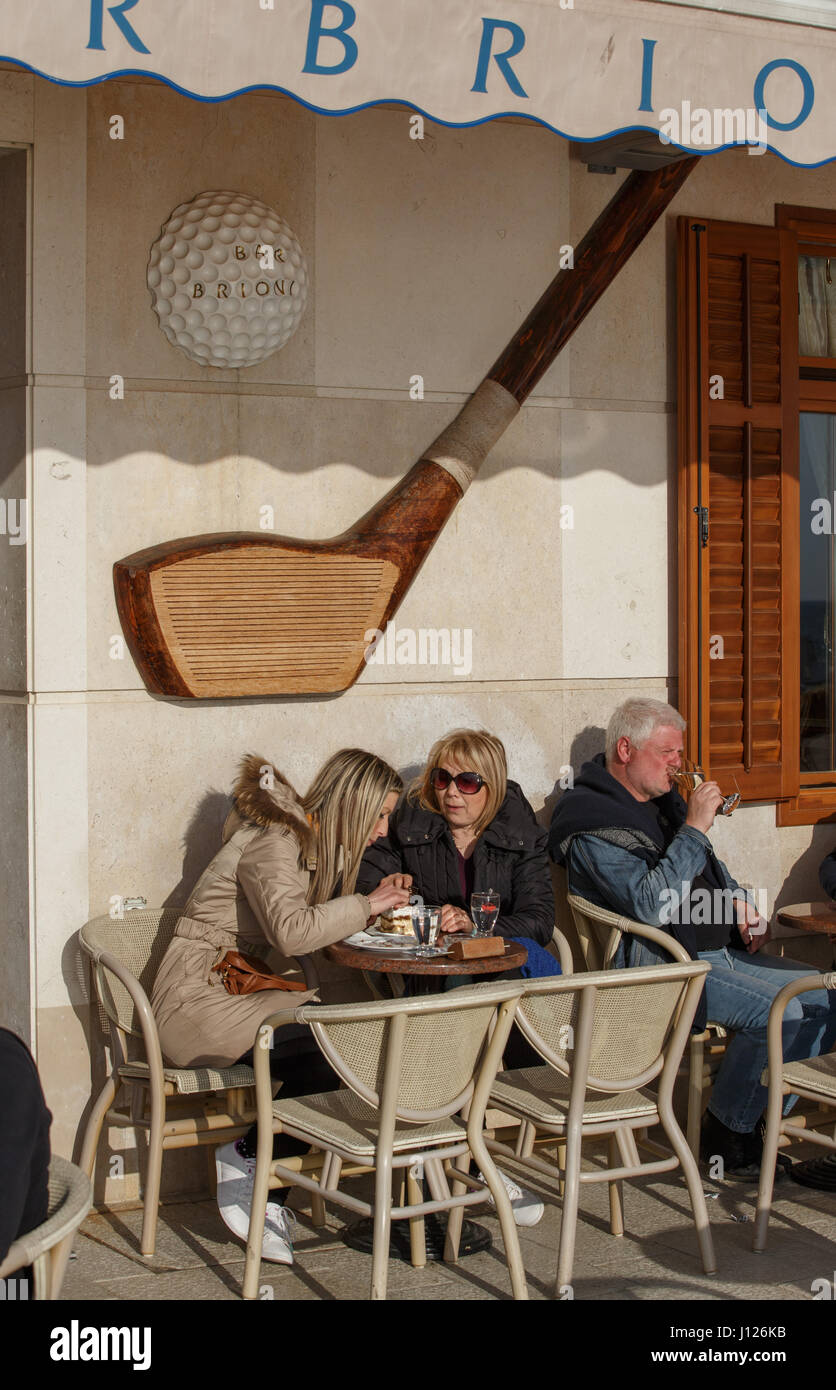 Bar Brioni in Fasana, Cafe, Restaurant Stock Photo - Alamy
