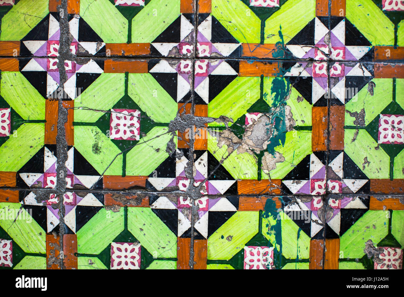 Portuguese traditional tiles hi-res stock photography and images - Alamy