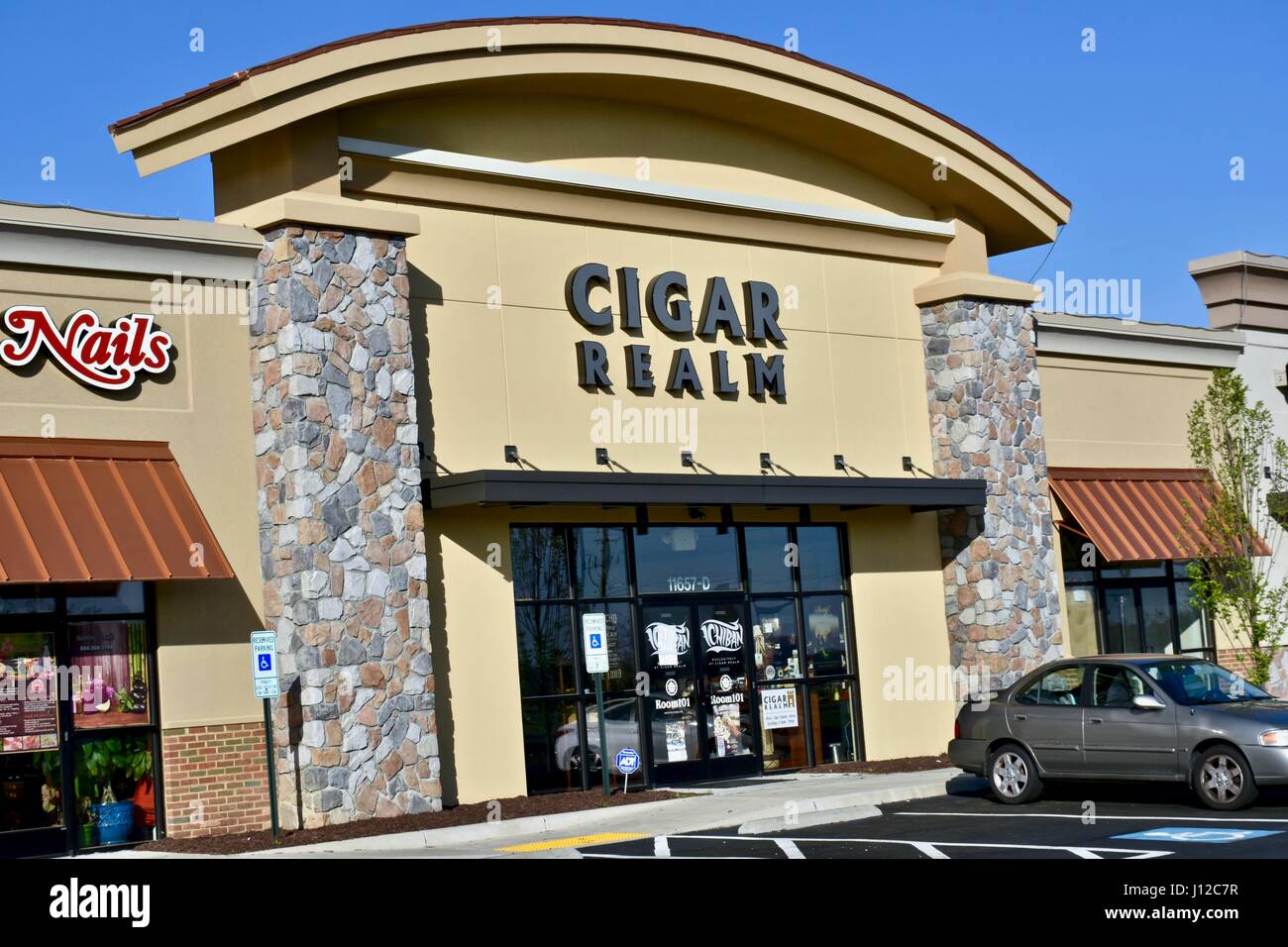 Cigar realm store hi-res stock photography and images - Alamy