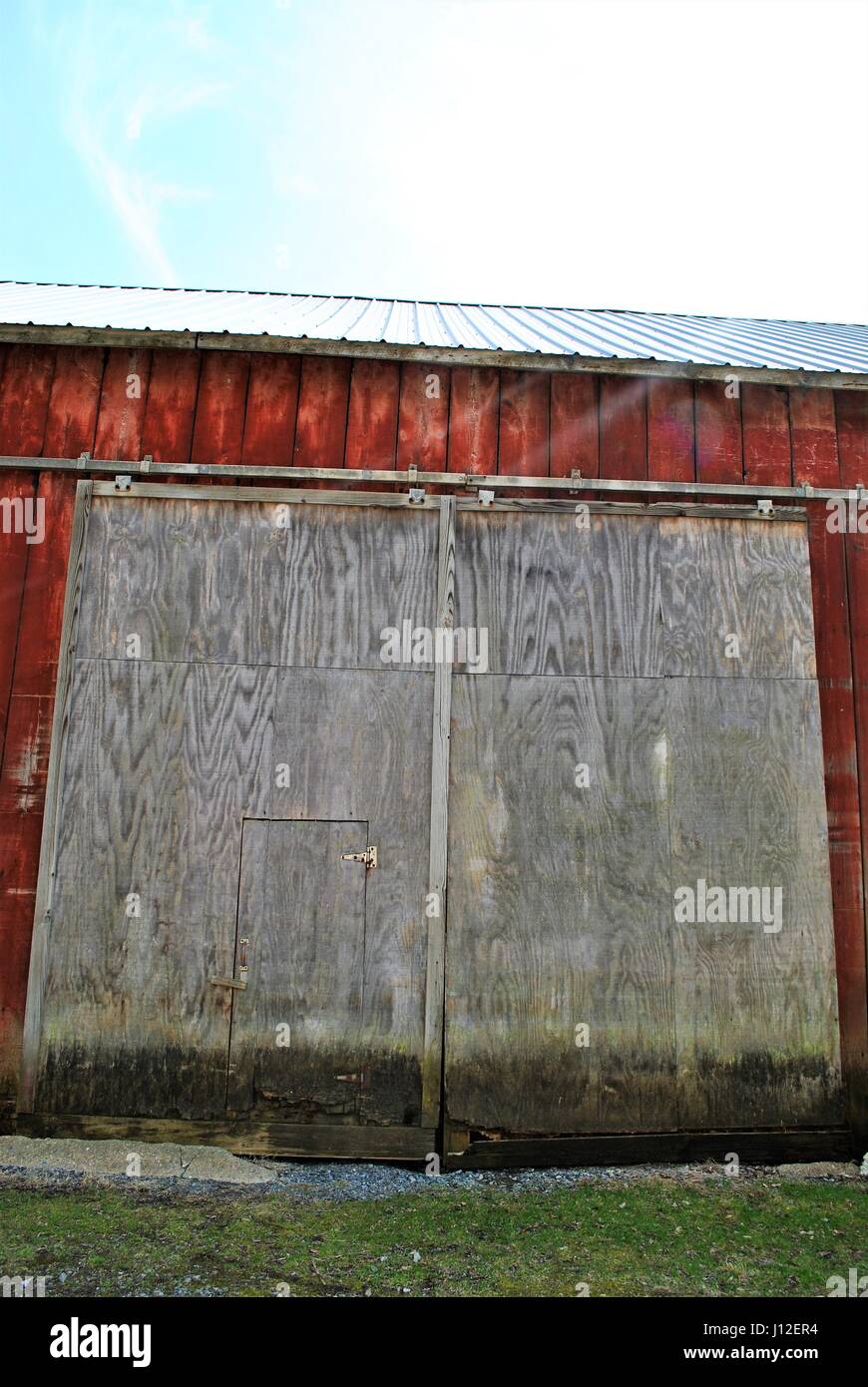 Beautiful barn doors Stock Photo - Alamy