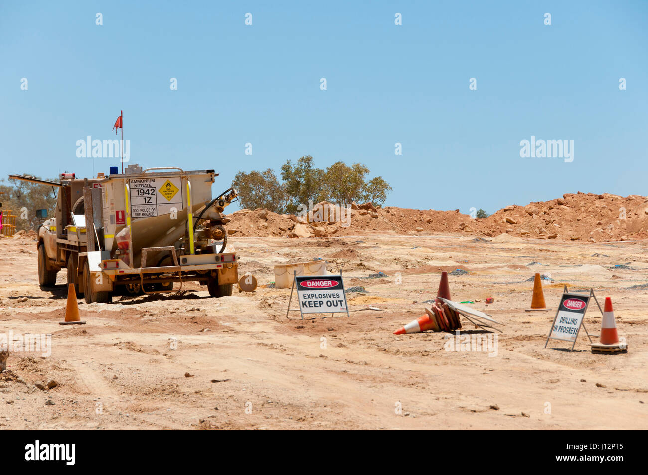 Hole in rock to blast hi-res stock photography and images - Alamy