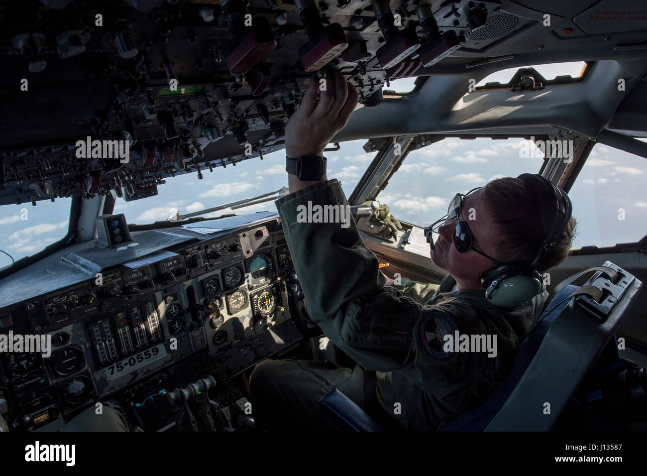 Airborne computer hi-res stock photography and images - Alamy