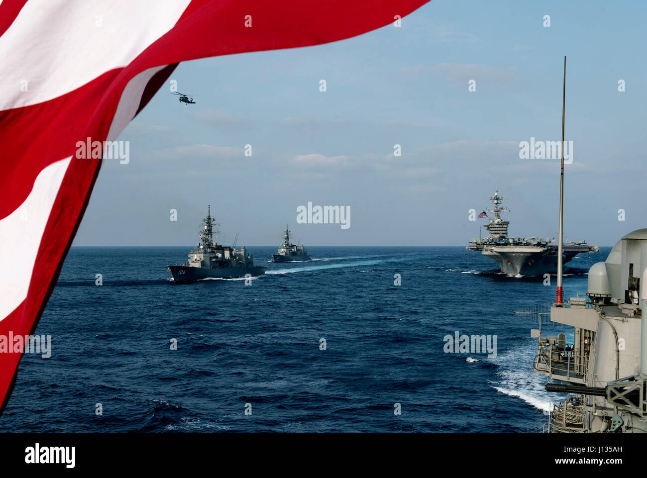 USS Carl Vinson and Murasame-class destroyers JDS Yudachi and JDS ...