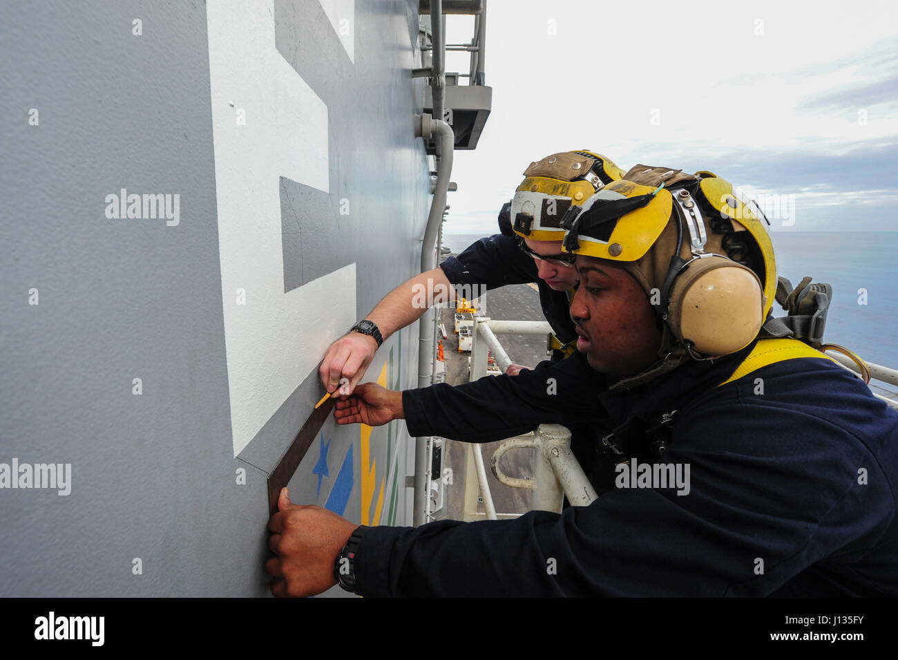 INDIAN OCEAN (March 30, 2017) Quartermaster 3rd Class Robert Ahrns ...
