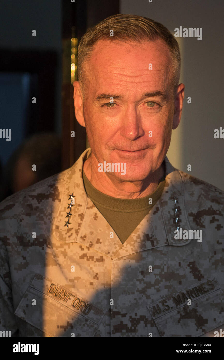 Gen dunford hi-res stock photography and images - Alamy