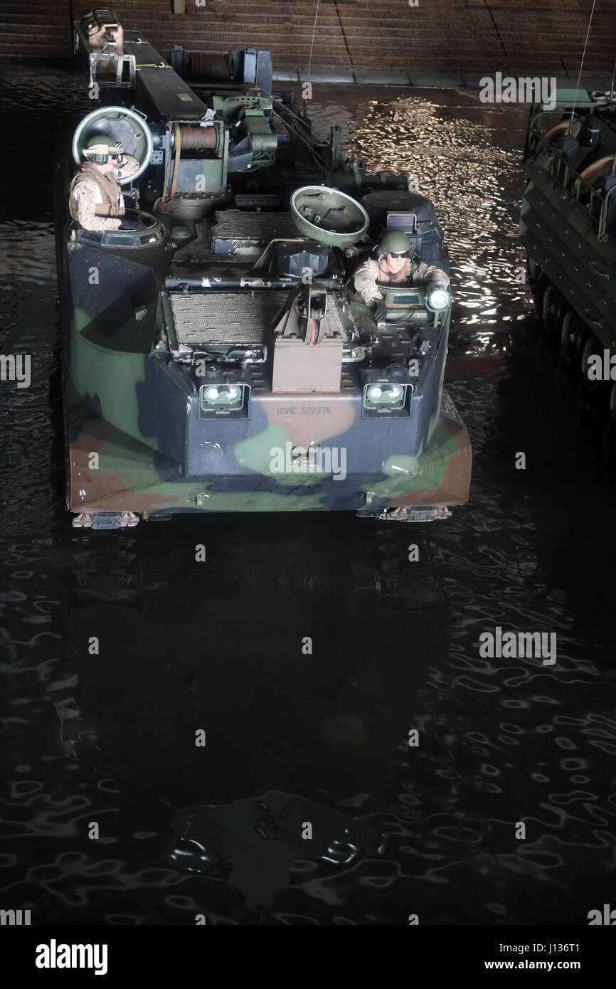 Alligator amphibious vehicle hi-res stock photography and images - Alamy