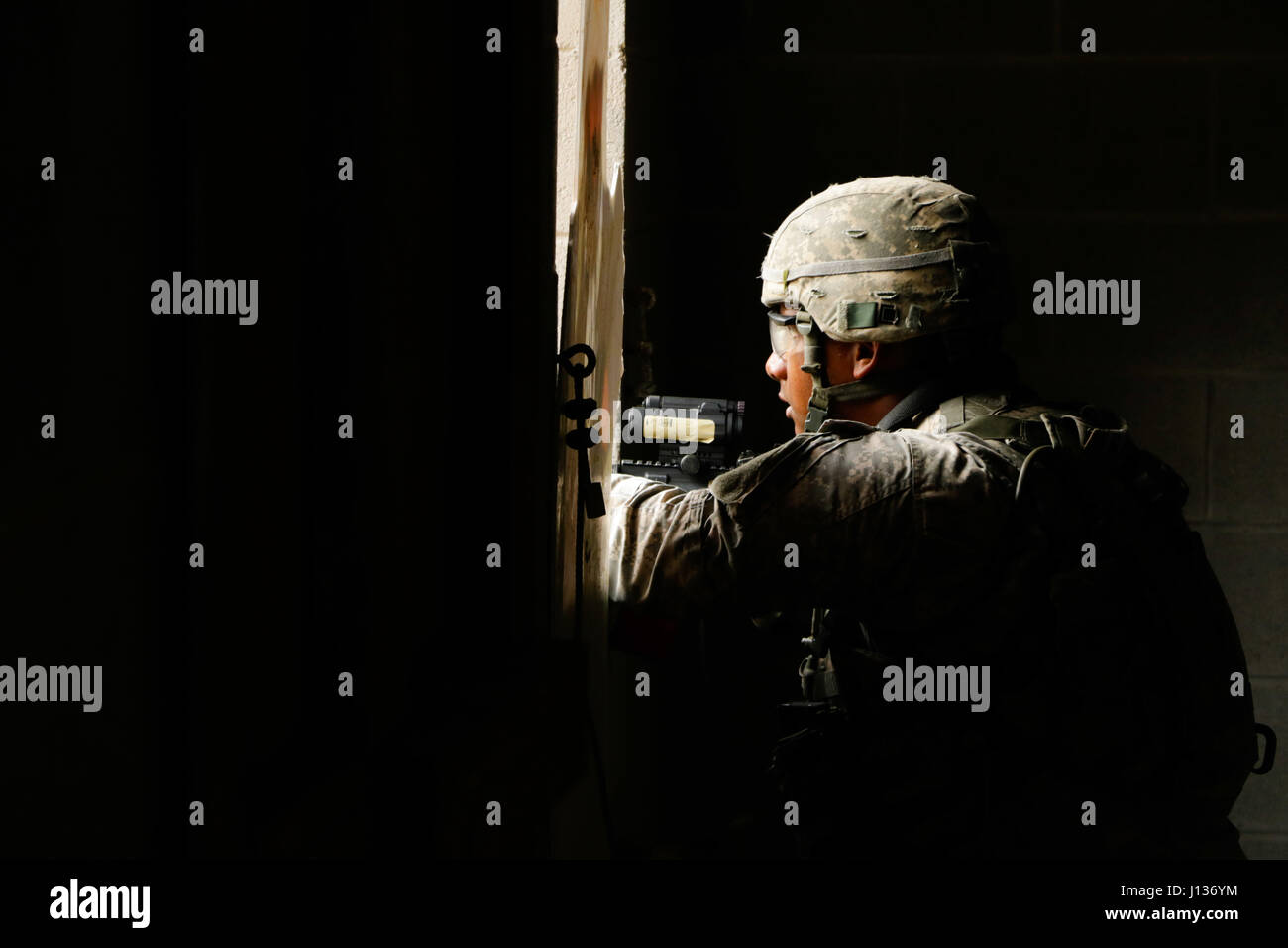 U.S. Army Soldiers from the 612th Movement Control Team conduct ...