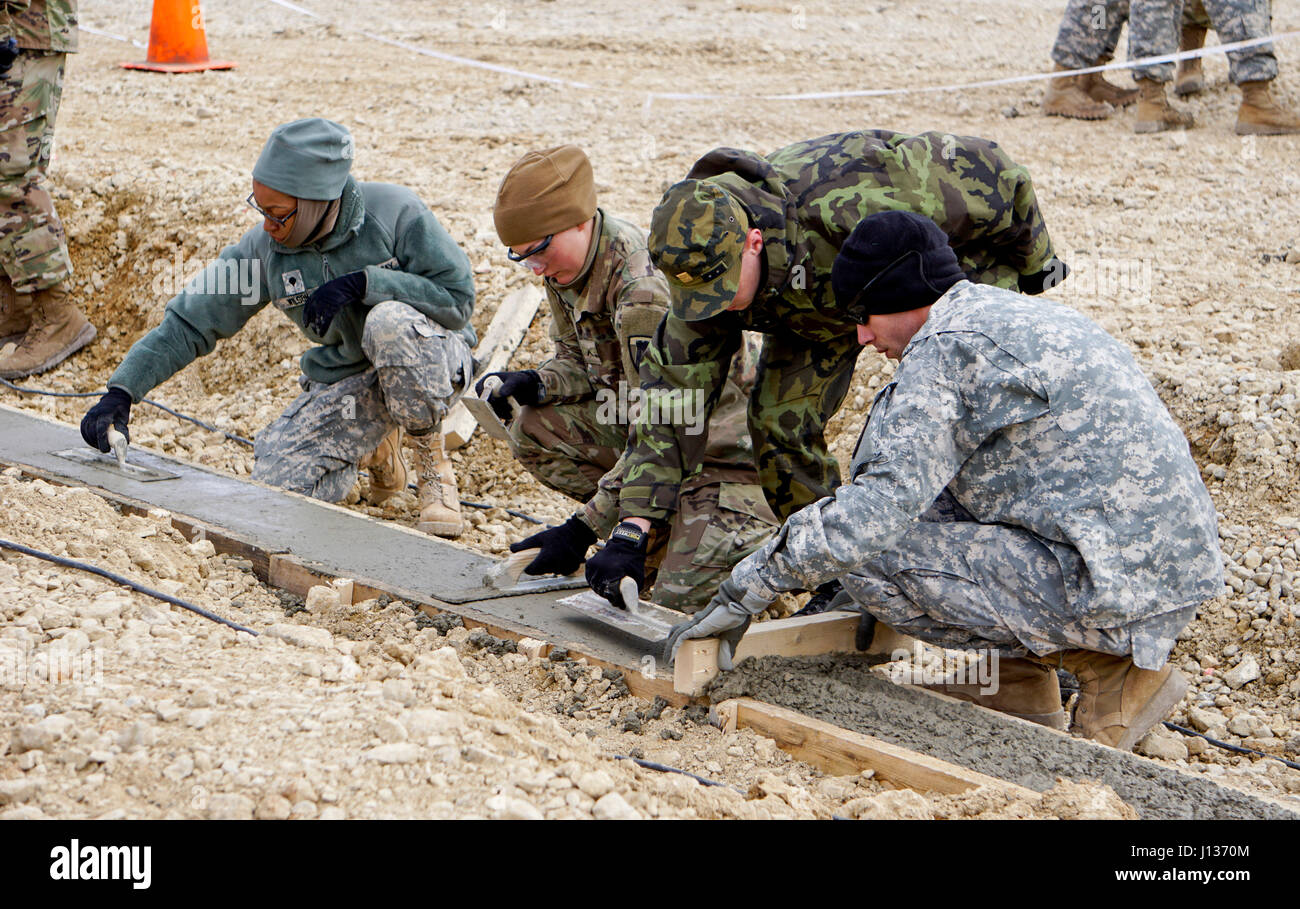 Texas National Guard Soldiers from the 236th Engineer Battalion are ...
