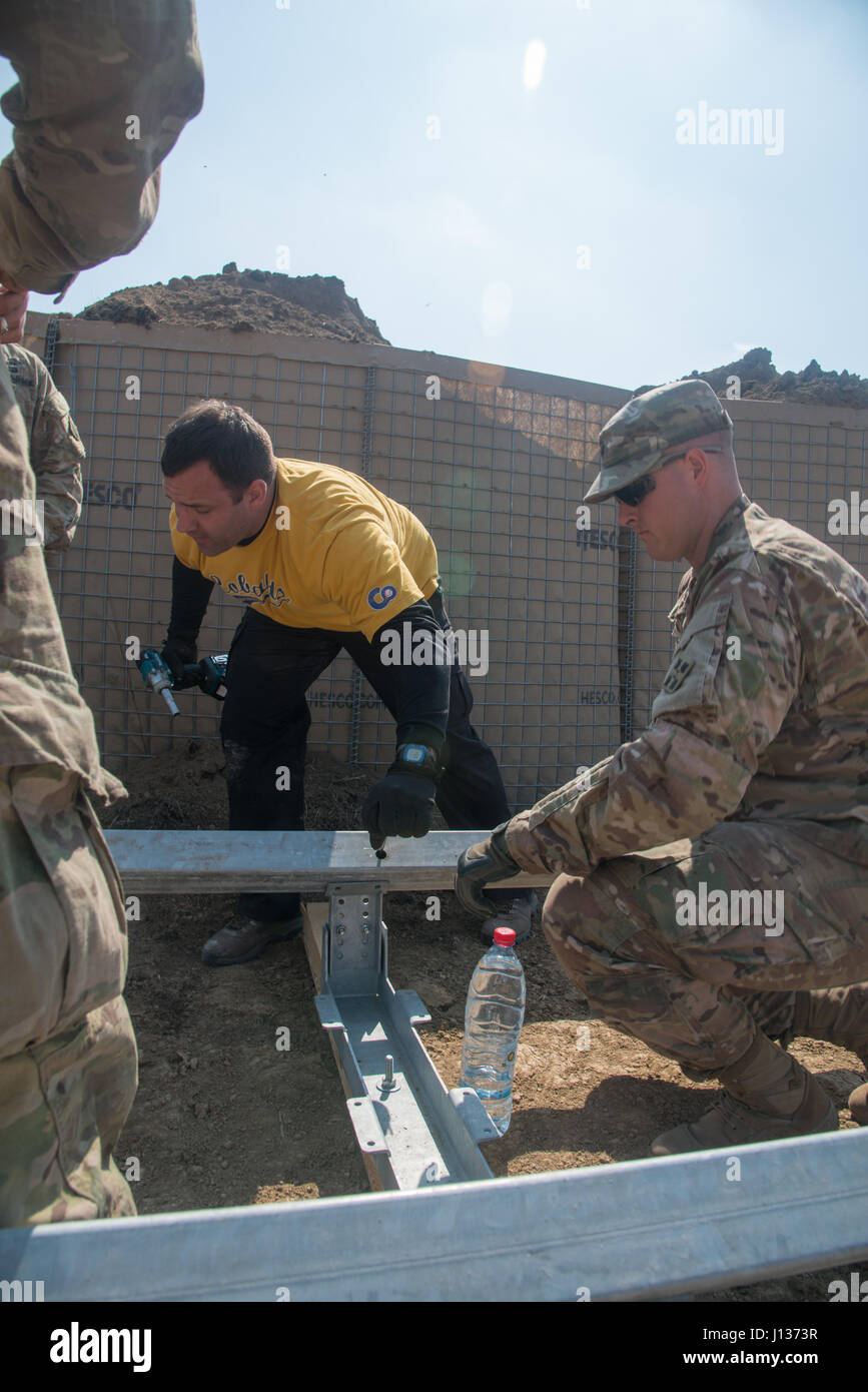U s army soldiers assemble hi-res stock photography and images - Alamy