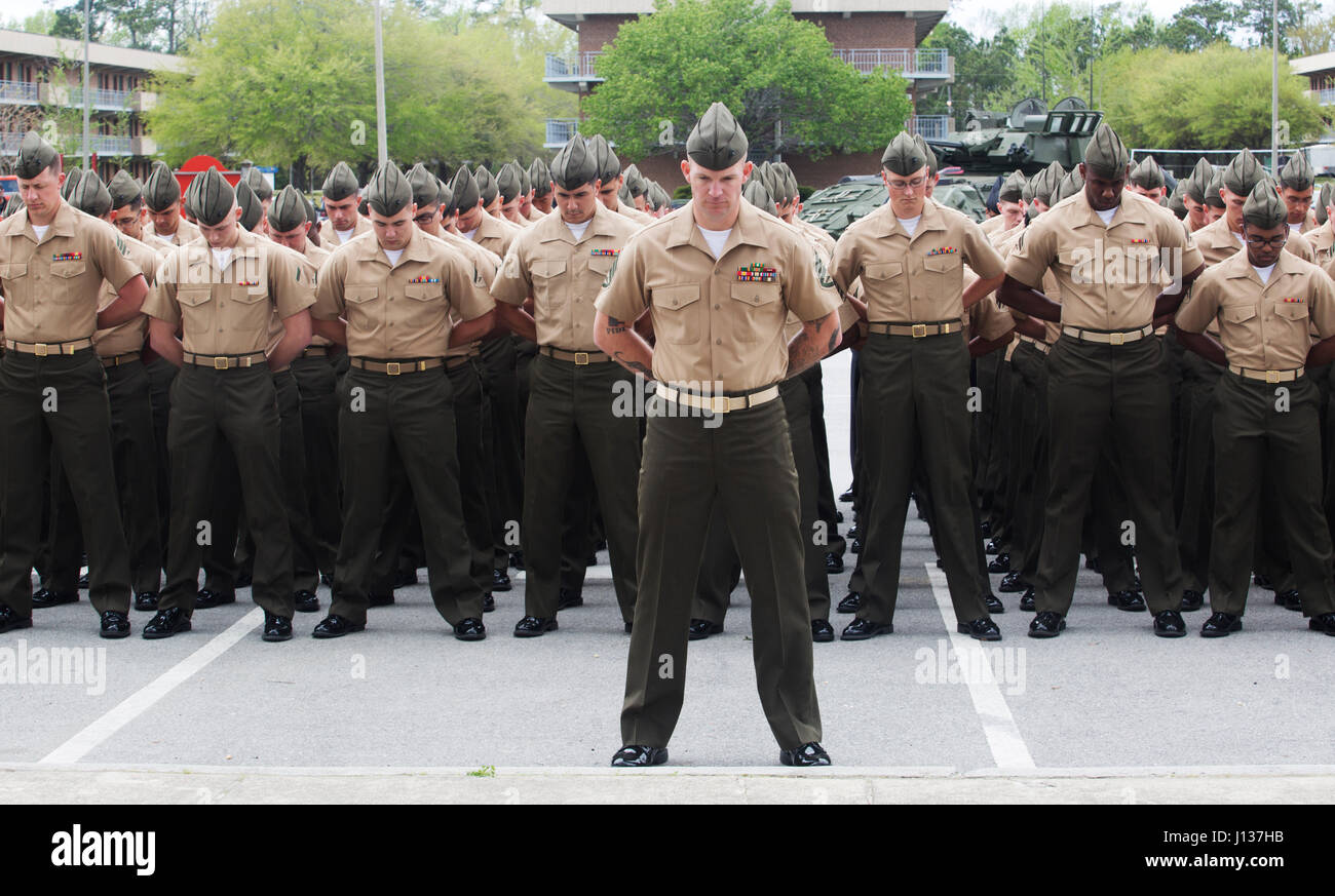 Marines and sailors from 2nd Light Armored Reconnaissance Battalion ...