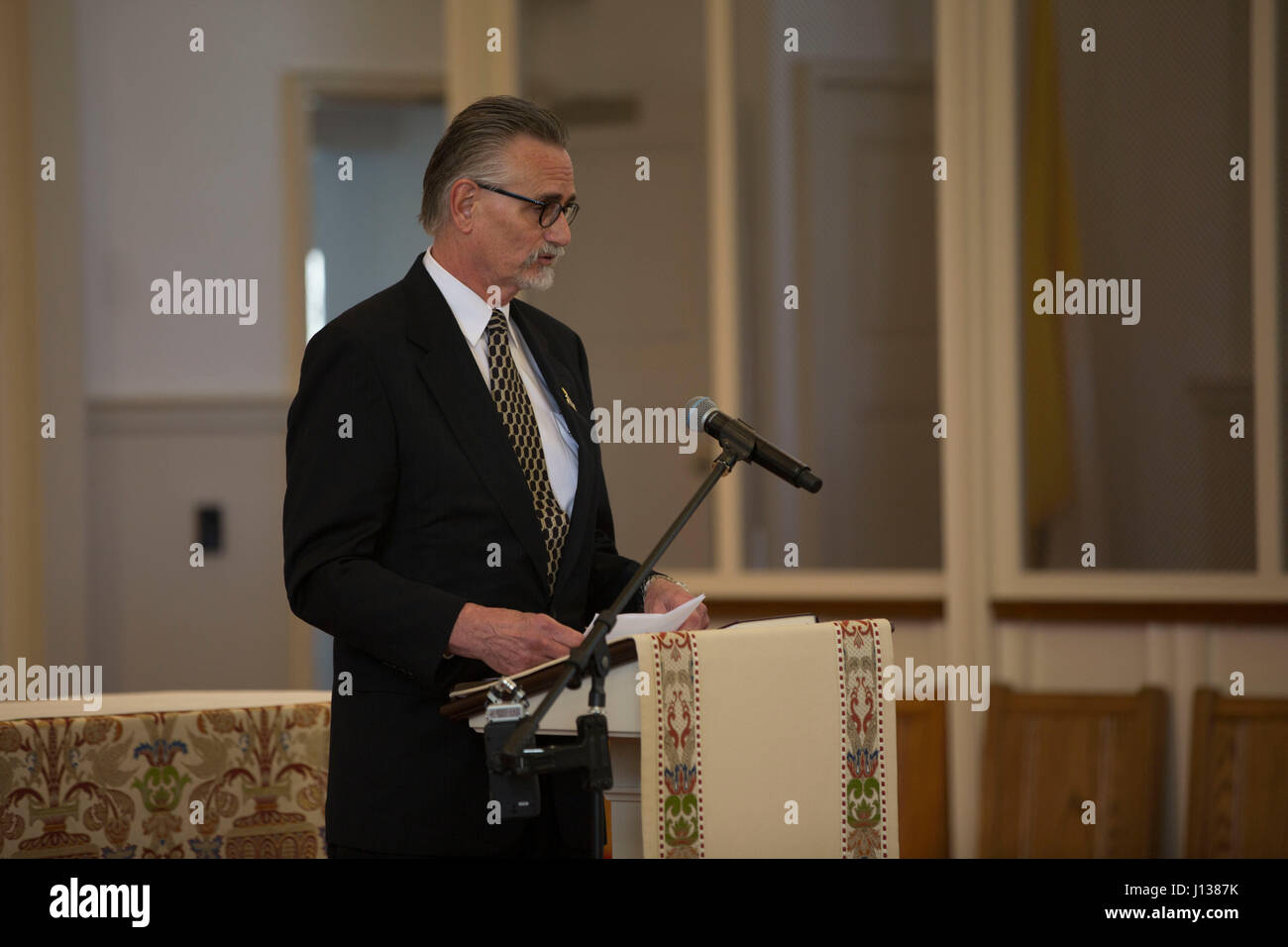 Brian F. Snowden son of retired U.S. Marine Corps Lt. Gen. Lawrence F ...