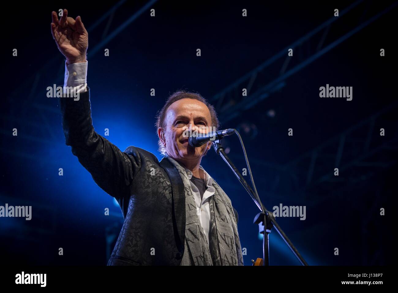 Pooh singer hi-res stock photography and images - Alamy