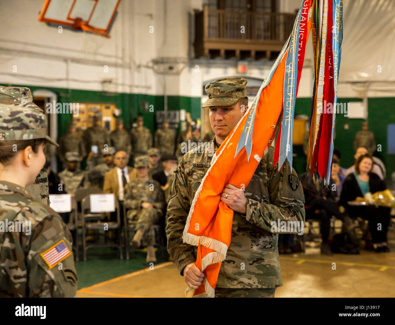 The 101st Expeditionary Signal Battalion of the New York Army National ...