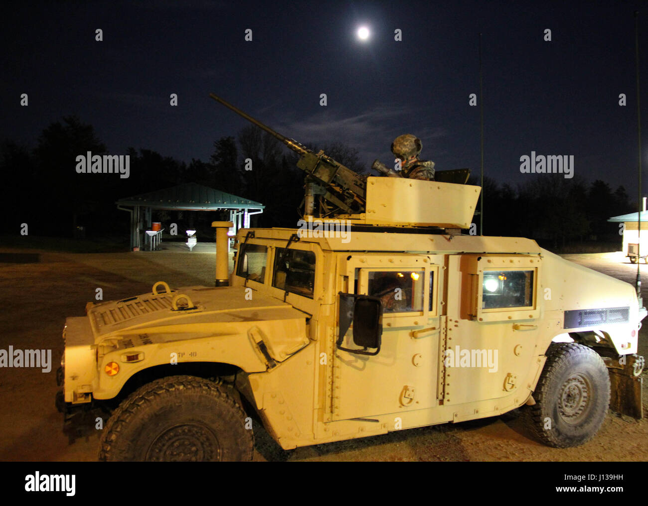 U.S. Army Reserve Soldiers with 325th Psychological Operations Company ...