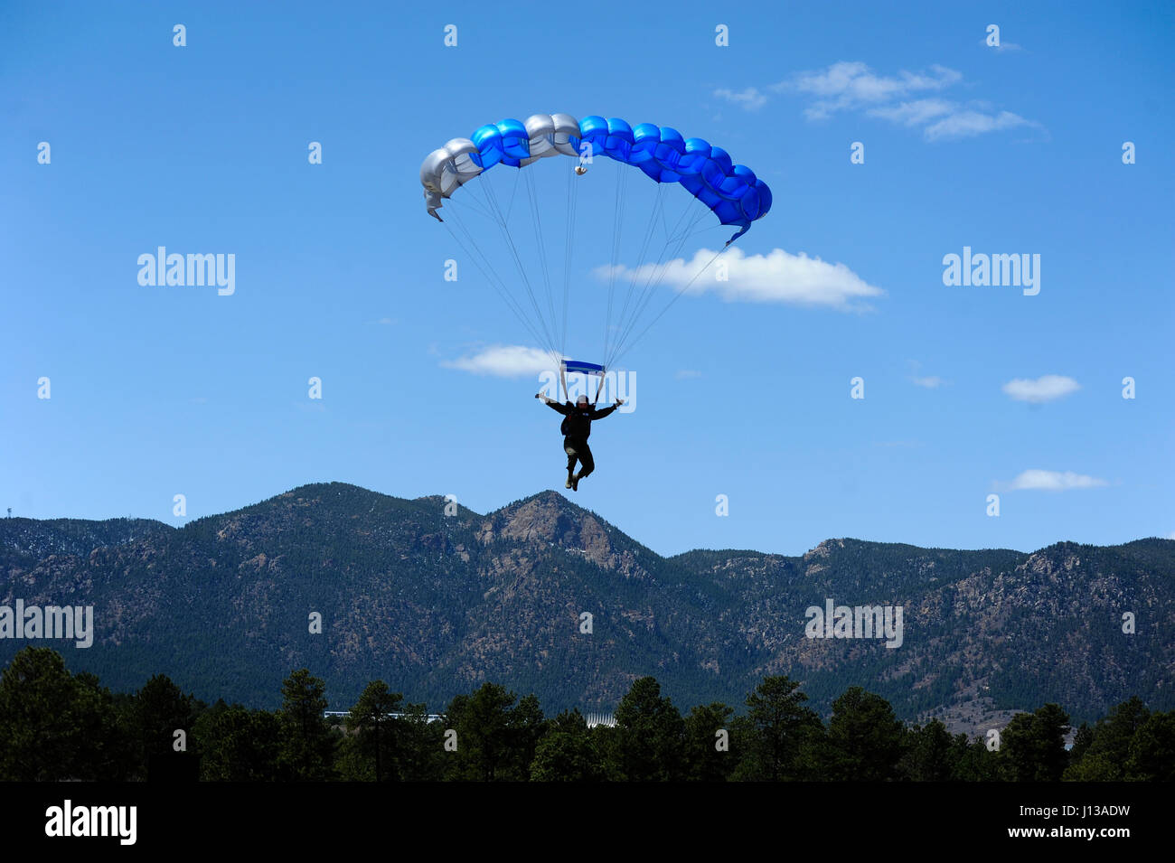 A U.S. Air Force Academy cadet prepares to land during parachute ...