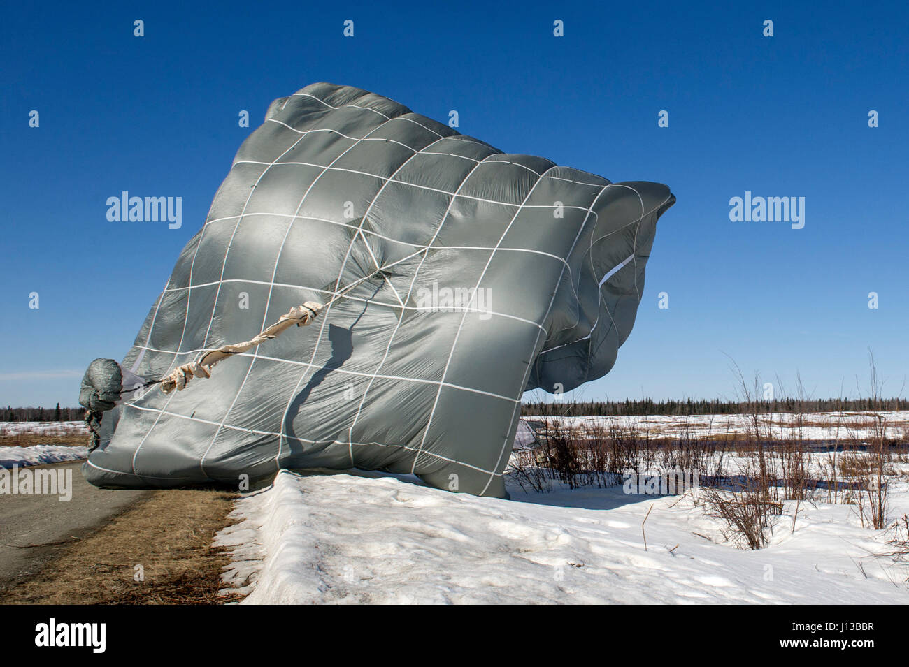 T 11 advanced tactical parachute system hi-res stock photography and ...