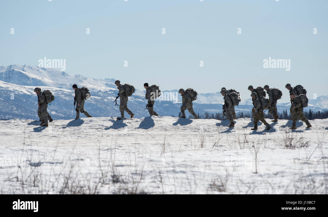Paratroopers from 1-501 PIR, 4th IBCT (Airborne), 25th Infantry ...