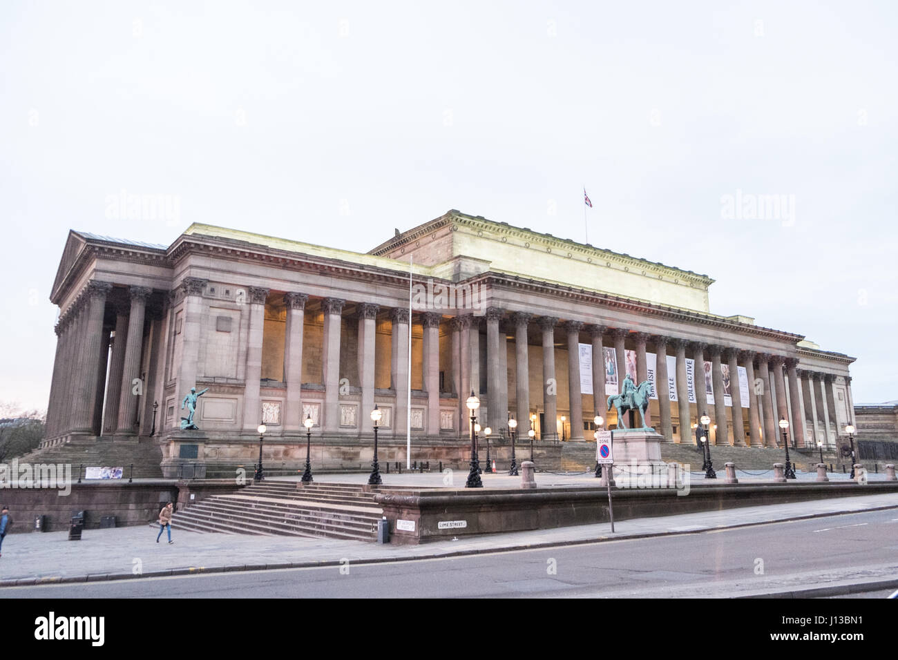Liverpool st george's hall view hi-res stock photography and images - Alamy