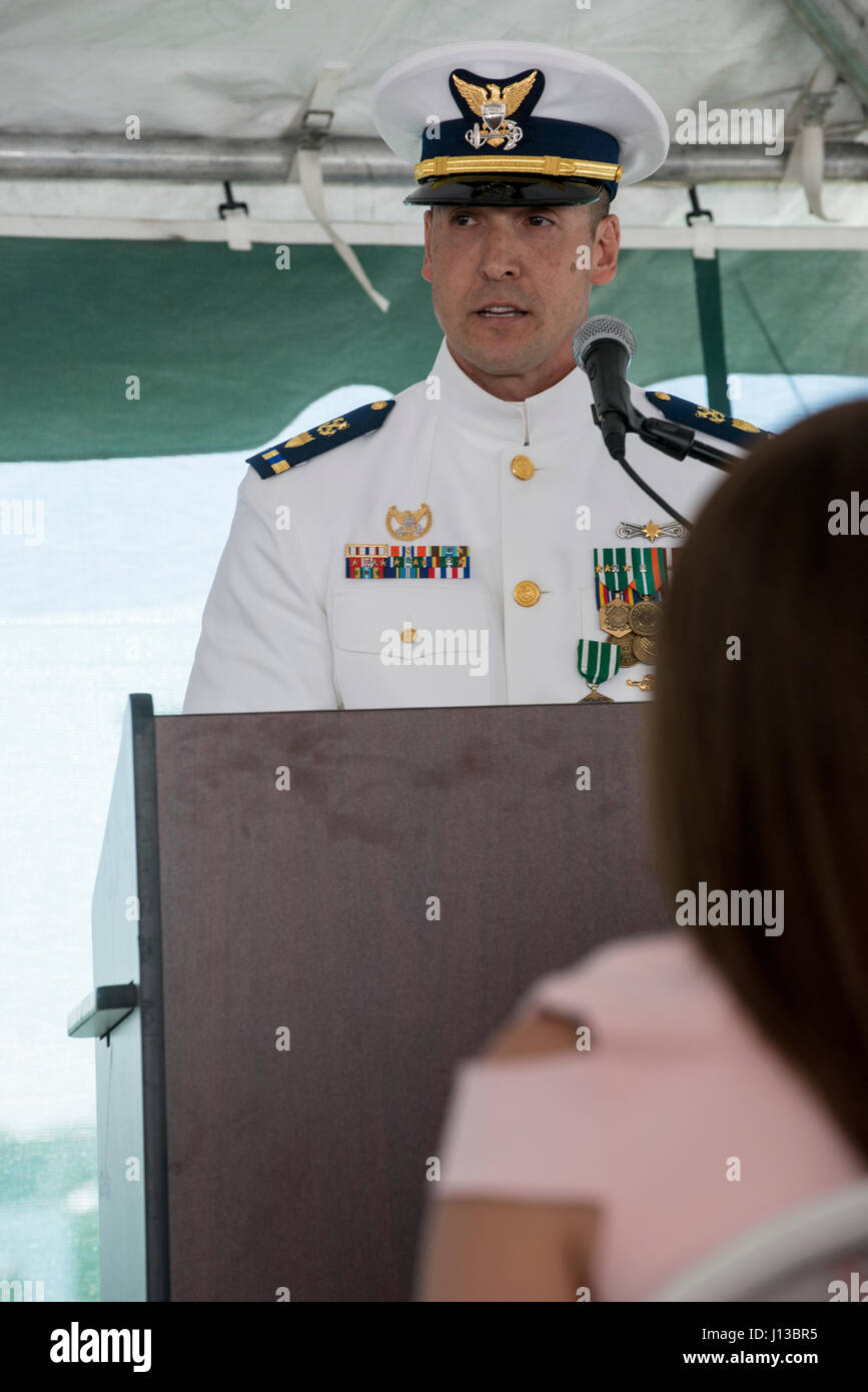 Chief warrant officer larry zeruth hi-res stock photography and images ...