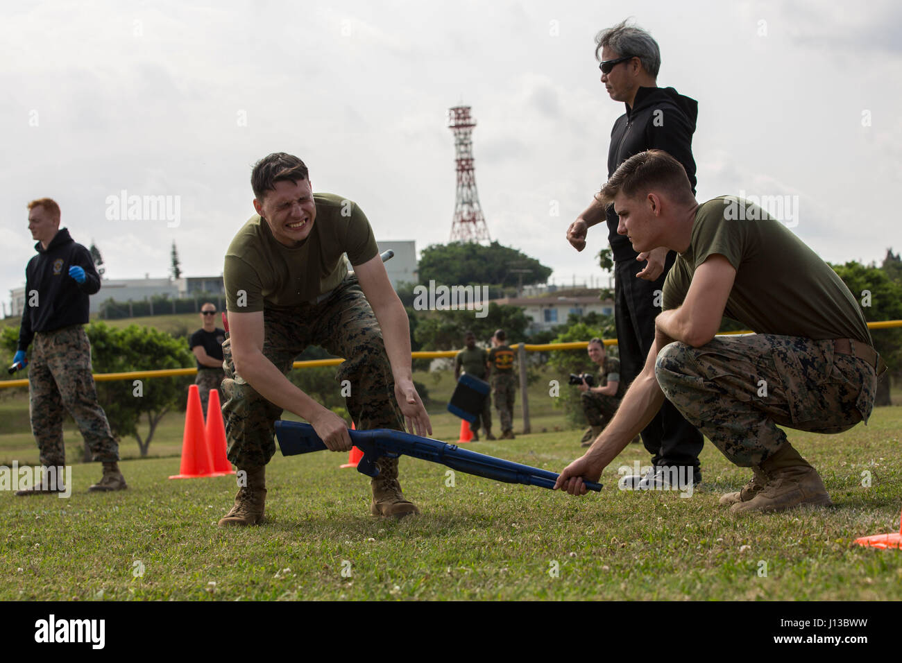 A Marine from Headquarters and Support Battalion, MCIPAC, completes SAF ...