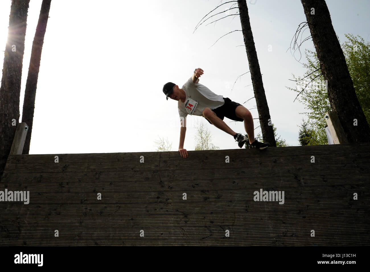 Runners participate in the annual Rugged Terrain Obstacle Run at ...