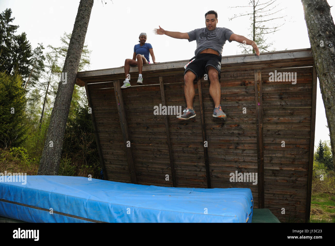Runners participate in the annual Rugged Terrain Obstacle Run at ...