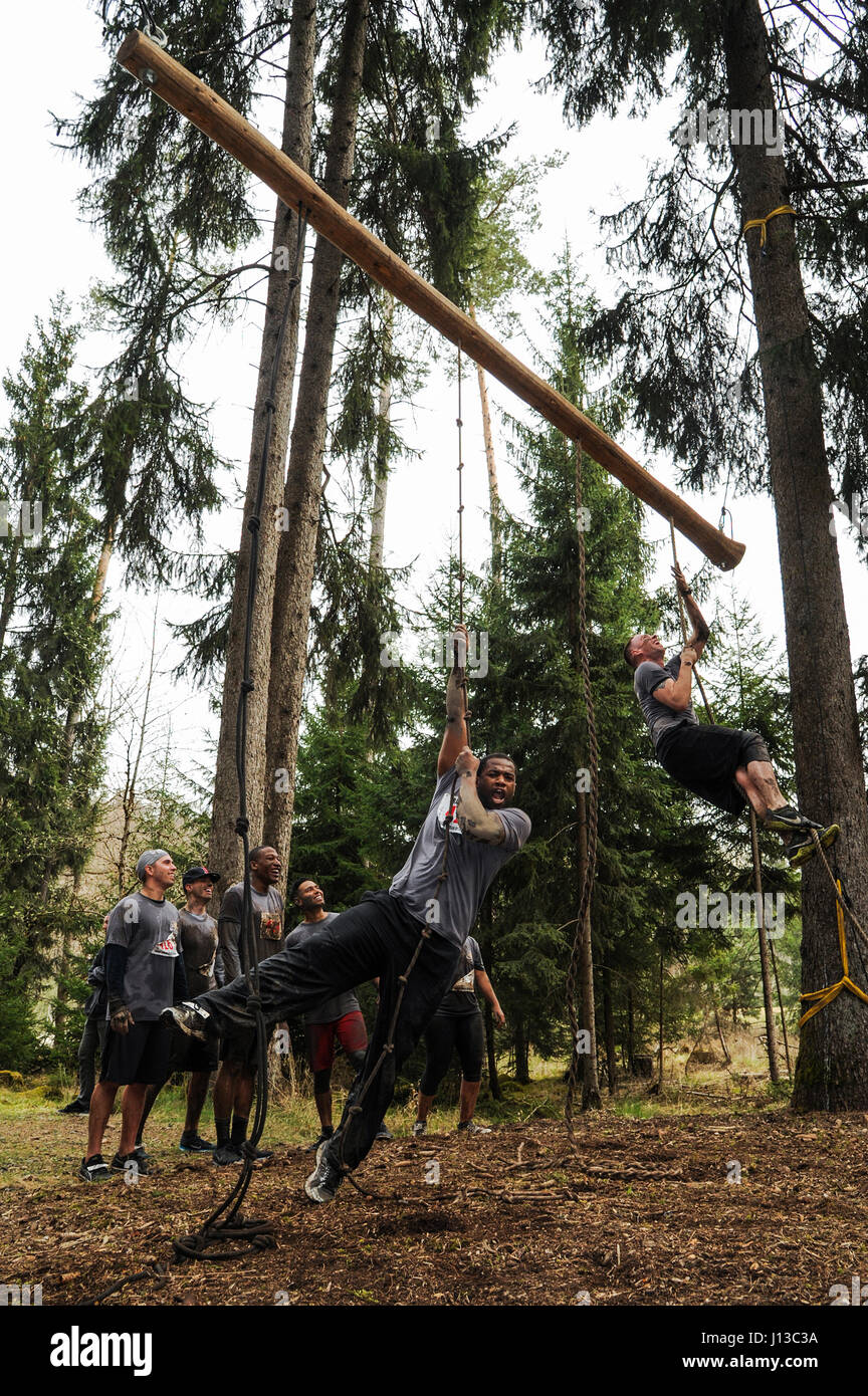 Runners participate in the annual Rugged Terrain Obstacle Run at ...