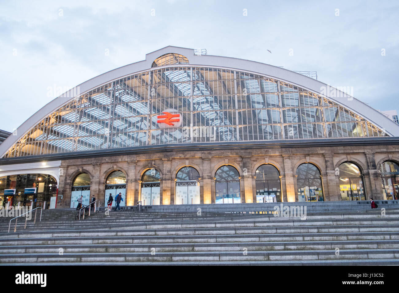 Lime Street,train,station,at,twilight,evening,light,Liverpool ...