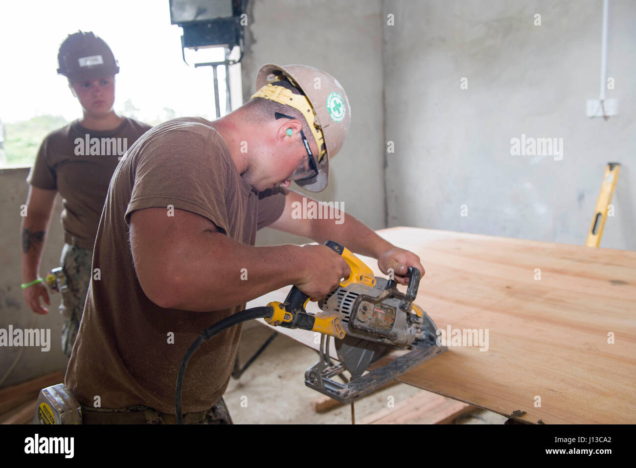 170416-N-SF984-019 KUCHING, Malaysia (April 16, 2017) Utilitiesman 3rd ...