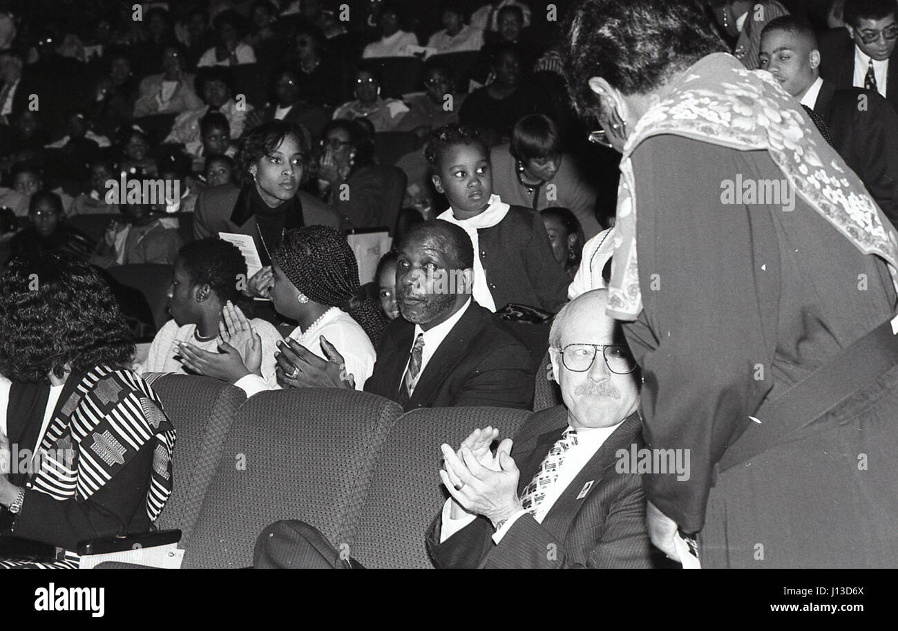 Crowd in auditorium hi-res stock photography and images - Alamy