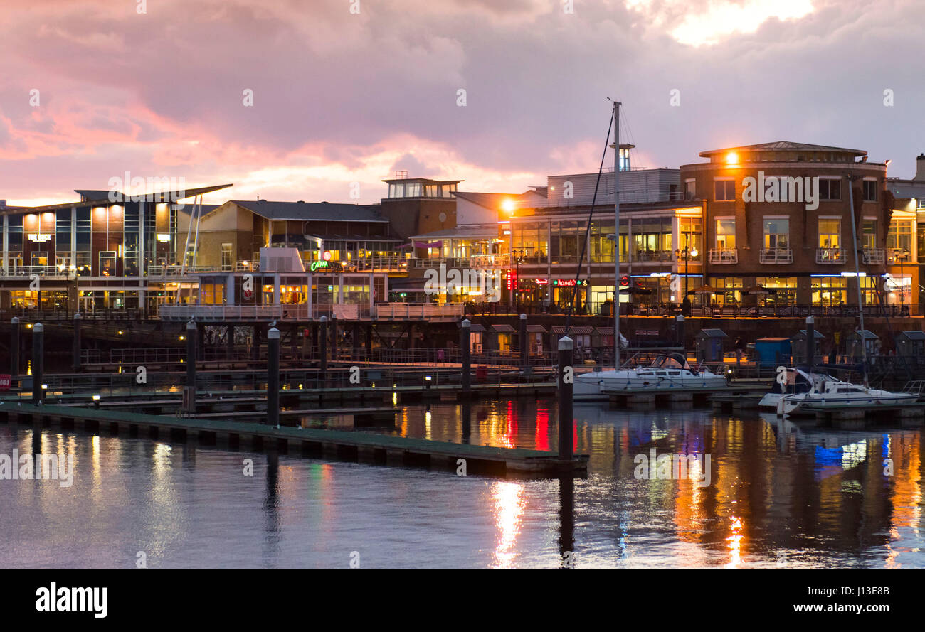 Restaurant cardiff bay hi-res stock photography and images - Alamy