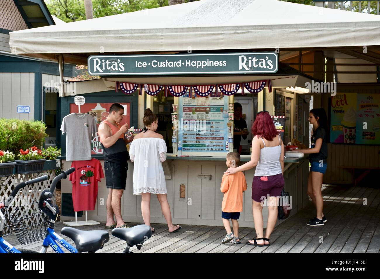 Shaved Ice Stand High Resolution Stock Photography and Images - Alamy