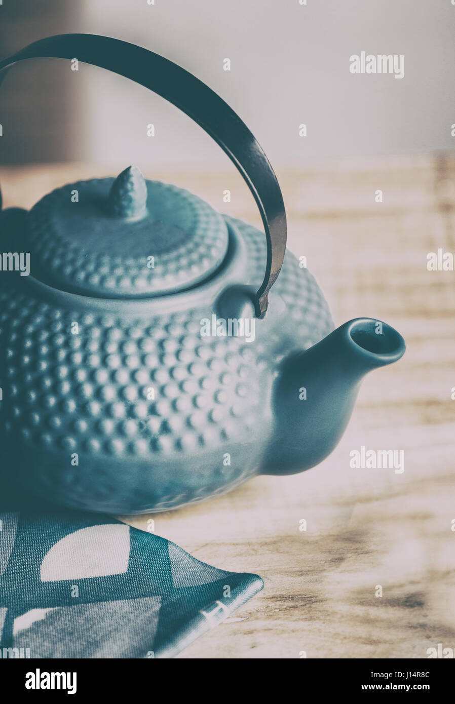 Japanese antique flower teapot hi-res stock photography and images - Alamy